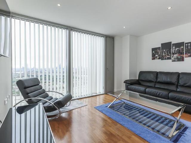 Landmark East, E14 1 bed apartment to rent £2,650 pcm £612 pw