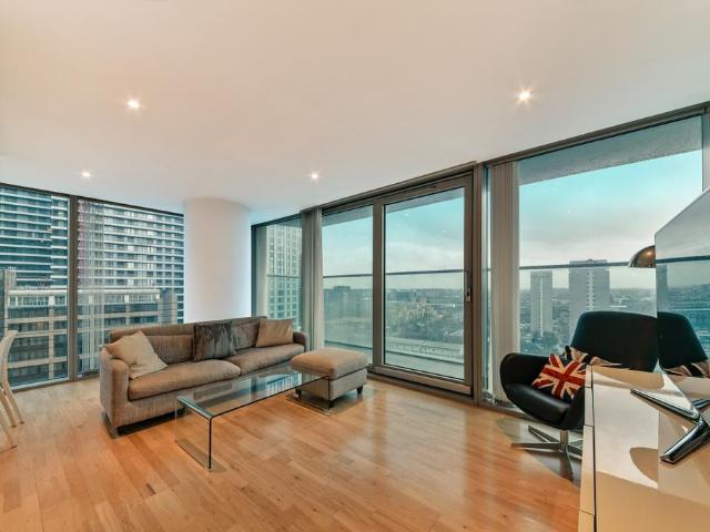 Landmark East Tower, 24 Marsh Wall. 2 bed flat to rent £2,925 pcm £675 pw