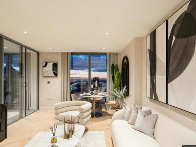 Landmark Pinnacle, Westferry Road, 2 Bedroom Flat