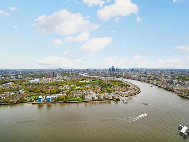 Landmark Pinnacle, Canary Wharf E14, Studio to rent, £2,900 pcm | PrimeLocation