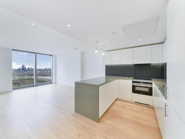 Landmark Pinnacle, Canary Wharf, E14 1 bed apartment to rent £3,098 pcm £715 pw