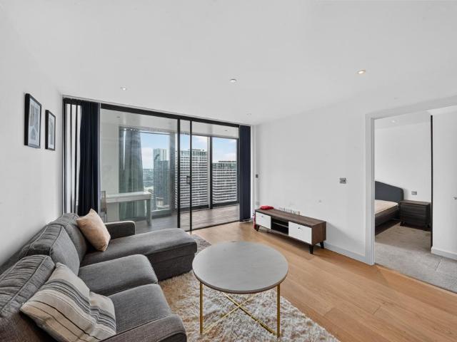 Landmark Pinnacle, Marsh Wall, E14 1 bed apartment to rent £2,903 pcm £670 pw
