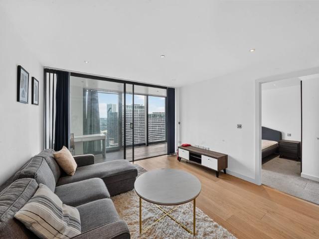Landmark Pinnacle, Marsh Wall E14, 1 bed flat to rent, £3,033 pcm | PrimeLocation