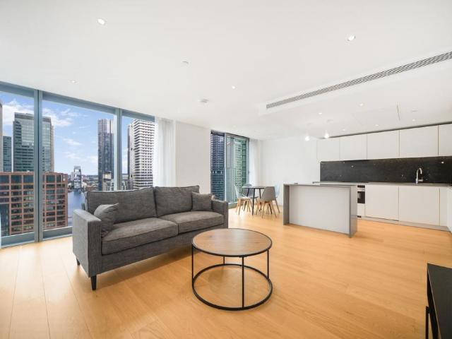 Landmark Pinnacle, Marsh Wall, E14 2 bed flat to rent £3,683 pcm £850 pw
