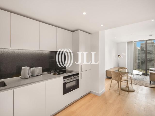 Landmark Pinnacle, Marsh Wall E14, Studio to rent, £2,513 pcm | PrimeLocation