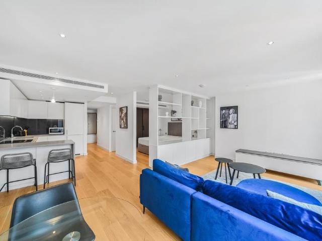 Landmark Pinnacle, Marsh Wall, E14 Studio to rent £2,643 pcm £610 pw