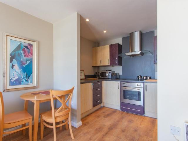 Landmark Place, City Centre CF10, 2 bed flat to rent, £1,100 pcm | PrimeLocation