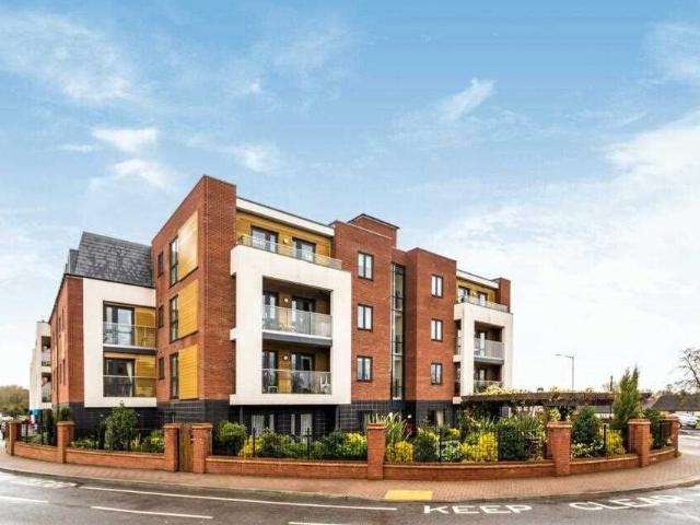 Landmark Place, Moorfield Road, Denham Green UB9, 1 bed flat to rent, £1,350 pcm | PrimeLocation