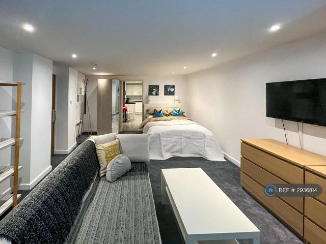 Landport Terrace, Portsmouth, PO1 1 bed flat to rent £1,050 pcm £242 pw