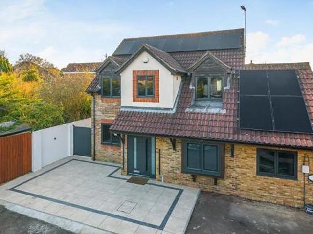 Lane End, Buckinghamshire, 5 Bedroom Detached