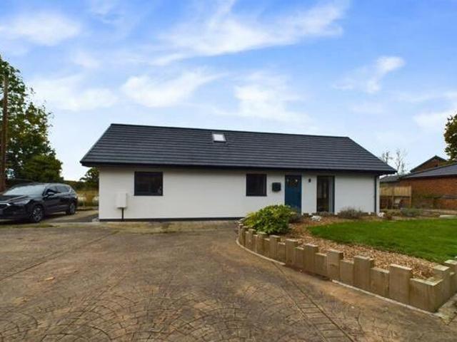 Lane End, Penley, 3 Bedroom Bungalow