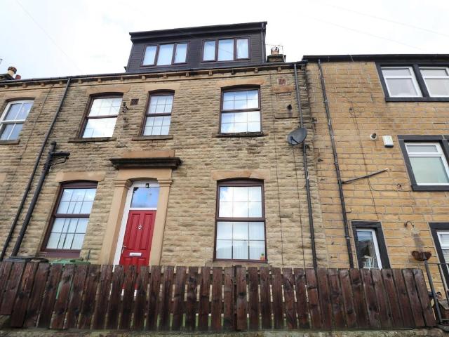 Lane End, Pudsey, West Yorkshire LS28, 3 bed terraced house to rent, £1,025 pcm | PrimeLocation