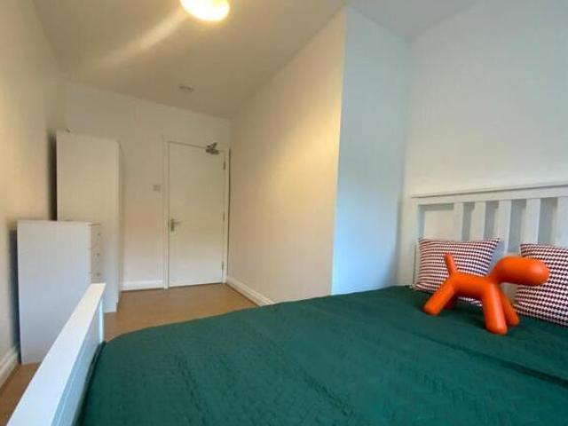 Lane End Road, High Wycombe, 1 Bedroom House