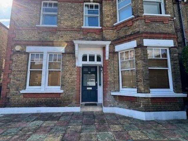 Lanercost Road, London, SW2 2 bed flat to rent £2,650 pcm £612 pw