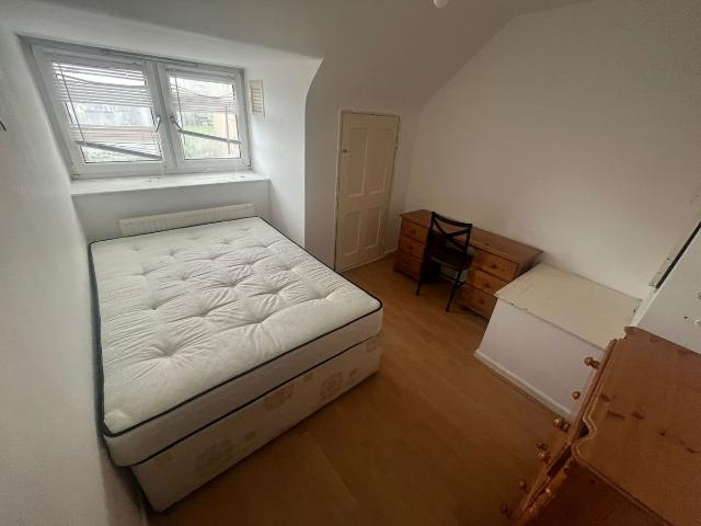 Lang Street, London E1, Room to rent, £950 pcm | PrimeLocation