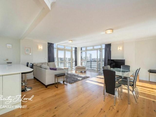 Langbourne Place, London 2 bed apartment to rent £2,800 pcm £646 pw