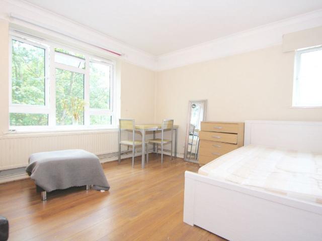 Langdon Court, City Road EC1V, 4 bed flat to rent, £4,499 pcm | PrimeLocation