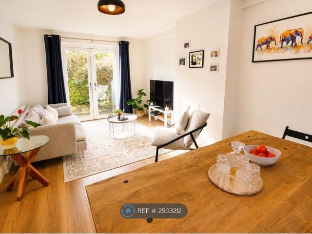 Langdon Place, London SW14, 2 bed semi detached house to rent, £2,900 pcm | PrimeLocation