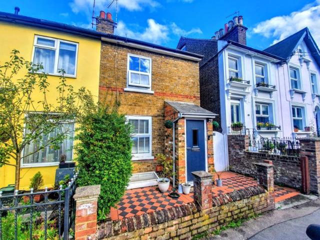 Langdon Street, Tring HP23, 2 bed cottage to rent, £1,675 pcm | PrimeLocation
