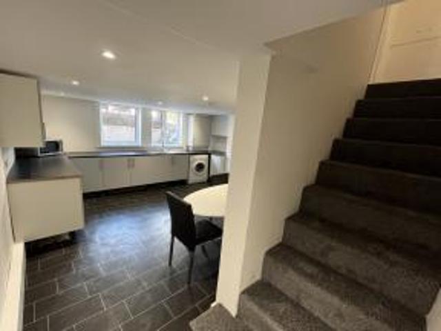 Langdale Terrace, Leeds 6 bed terraced house to rent £2,262 pcm £522 pw