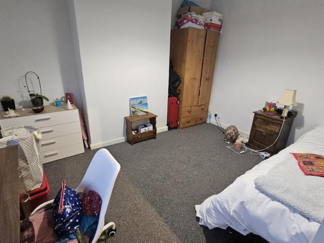 Langdale Avenue, Leeds 6 bed house to rent £3,302 pcm £762 pw
