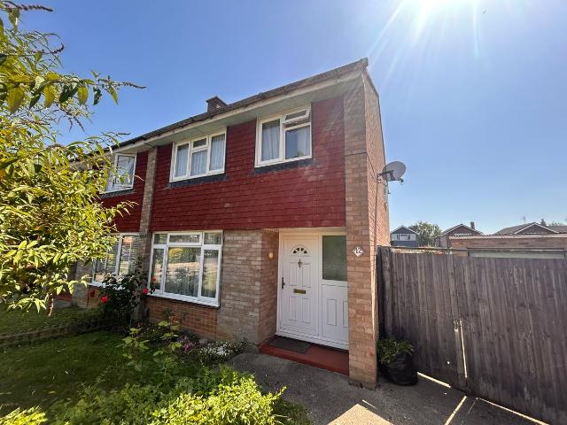 Langdale, Bedford MK41, 3 bed property to rent, £1,500 pcm | PrimeLocation