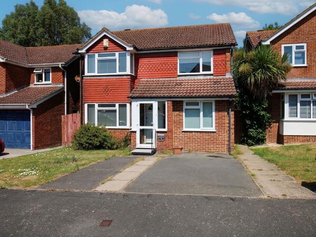 Langdale Close, Eastbourne BN23, 5 bed detached house to rent, £2,100 pcm | PrimeLocation