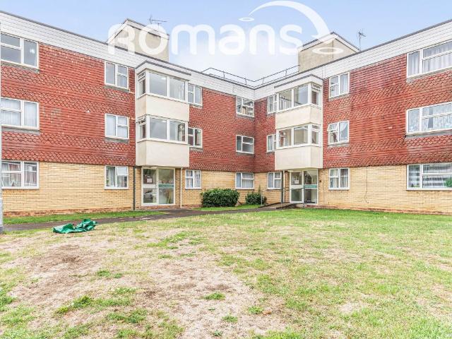 Langdale Gardens, Earley, Reading RG6, 2 bed flat to rent, £1,400 pcm | PrimeLocation