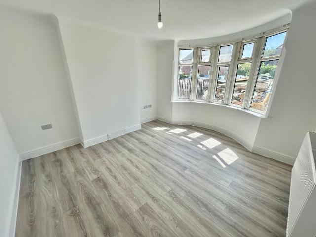Langdale Road, Nottingham NG3, 3 bed property to rent, £1,300 pcm | PrimeLocation