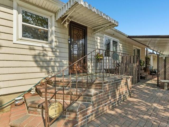 Langdale St, New Hyde Park, Home For Sale