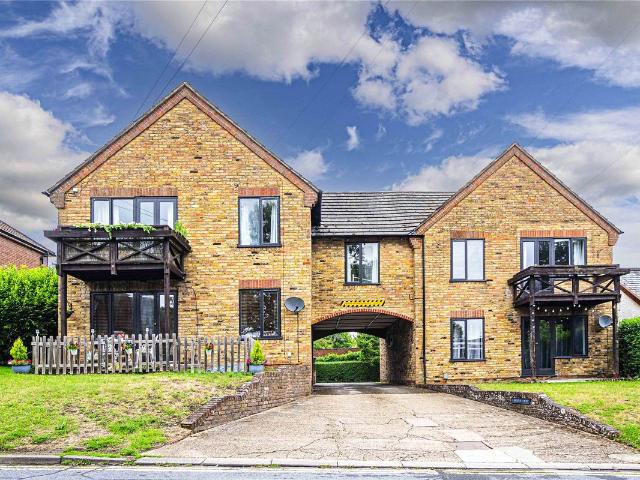 Langelei Court, The Nap, Kings Langley, Hertfordshire WD4, 2 bed maisonette to rent, £1,550 pcm | PrimeLocation