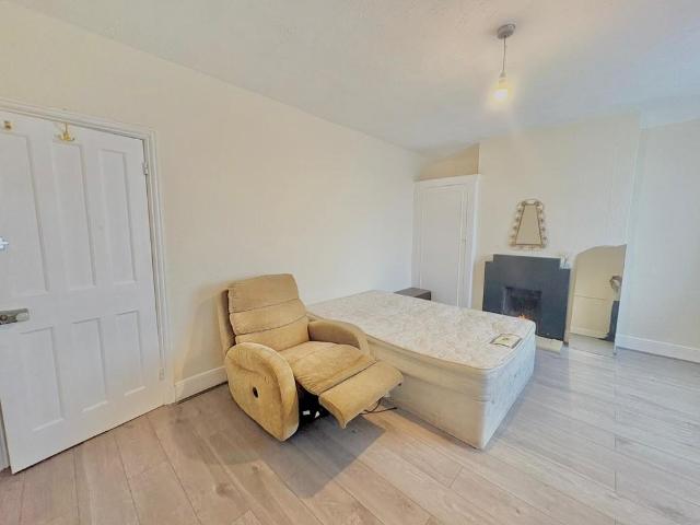 Langhorn Road, Southampton 5 bed semi detached house to rent £2,100 pcm £485 pw