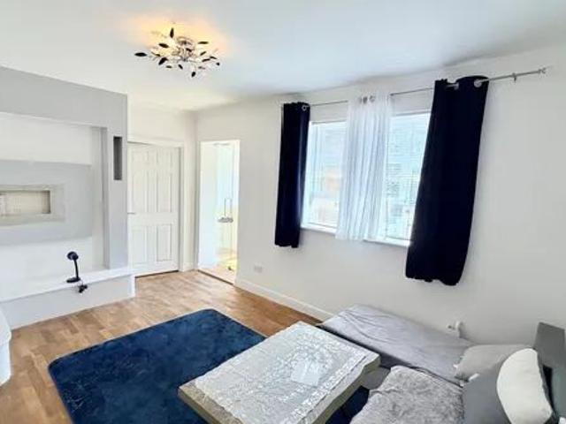 Langhorne Road, Dagenham, RM10 9RA, Property for rent