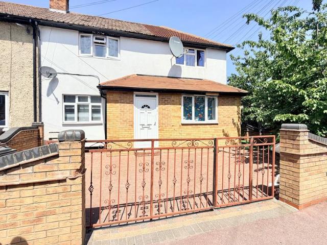 Langhorne Road, DAGENHAM, RM11 4 bed house to rent £3,250 pcm £750 pw