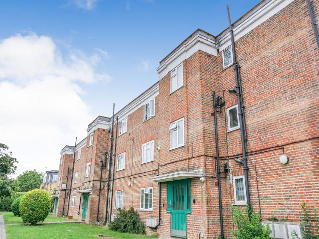 Langham Close, Turnpike Lane, Haringey N15, 2 bed flat to rent, £1,800 pcm | PrimeLocation