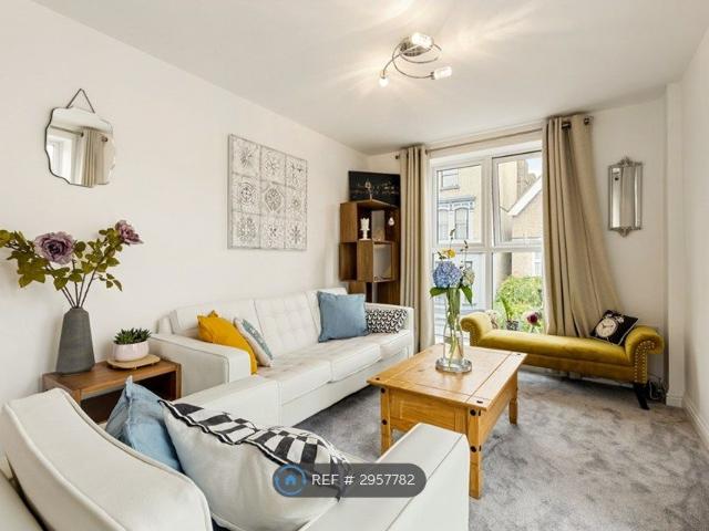 Langham Court, London SE25, 2 bed flat to rent, £1,750 pcm | PrimeLocation