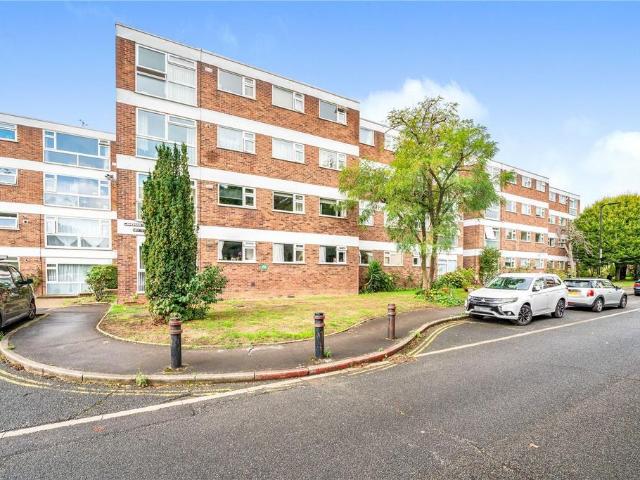 Langham gardens, London W13 2 bed ground floor flat to rent £1,900 pcm £438 pw