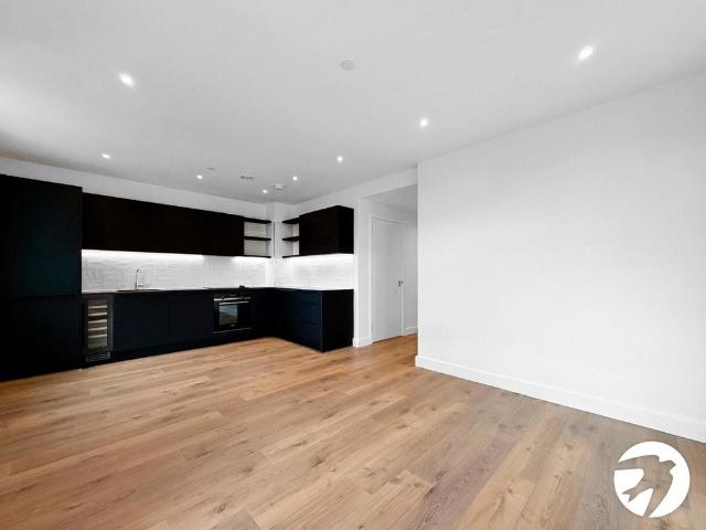 Langham Grove, London, SE28 1 bed flat to rent £1,650 pcm £381 pw