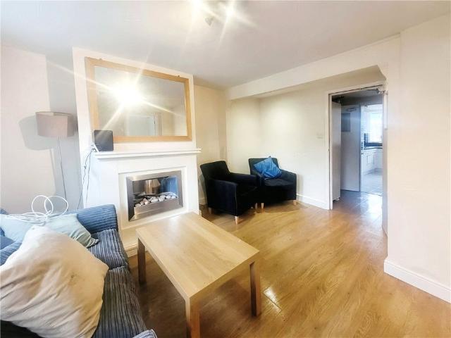 Langham Place, Egham, Surrey, TW20 9EB