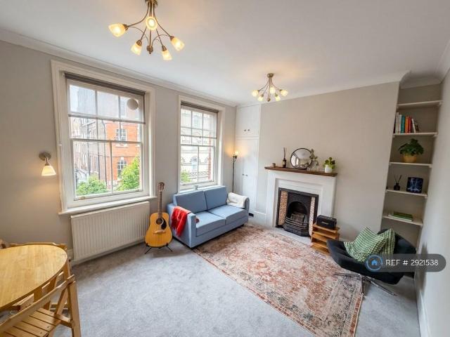 Langham Street, London, W1W 1 bed flat to rent £2,790 pcm £644 pw