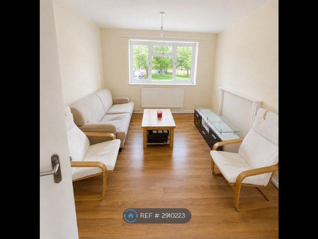 Langhurst House, London SW11, 3 bed flat to rent, £2,994 pcm | PrimeLocation