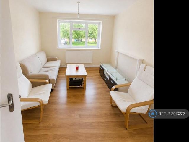 Langhurst House, London, SW11 3 bed flat to rent £2,999 pcm £692 pw