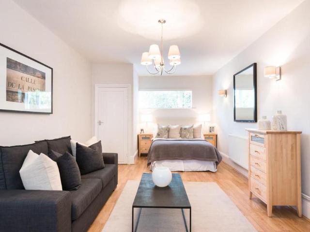 Langland Gardens, Hampstead, NW3 Studio to rent £1,972 pcm £455 pw