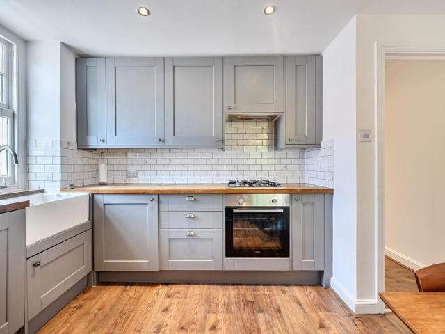 Langland Gardens London NW3 1 bed flat to rent £2,500 pcm £577 pw