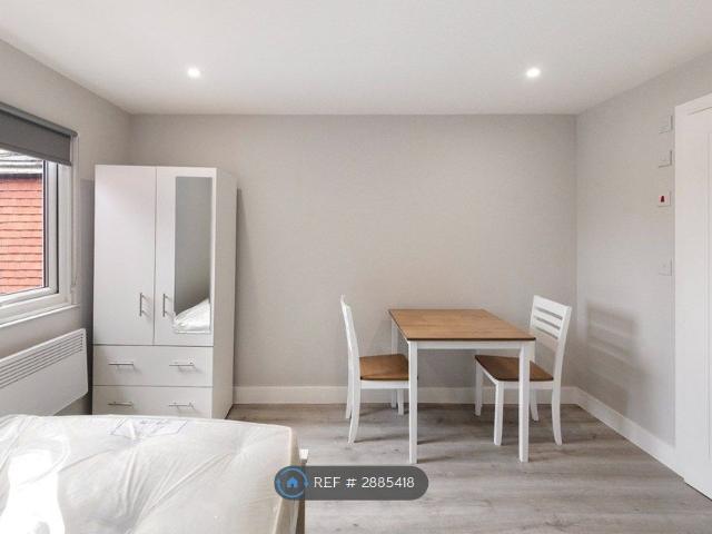 Langley Avenue, Hemel Hempstead HP3, Studio to rent, £795 pcm | PrimeLocation