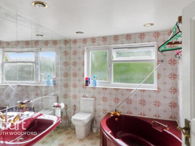 Langley Crescent, London 5 bed semi detached house to rent £4,000 pcm £923 pw