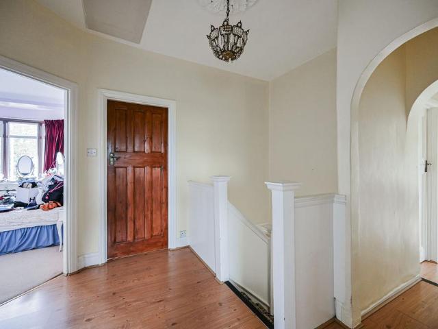Langley Crescent, Wanstead, London, E11 5 bed house to rent £4,000 pcm £923 pw
