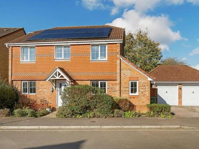 Langley Drive, Aldershot, 4 Bedroom Detached