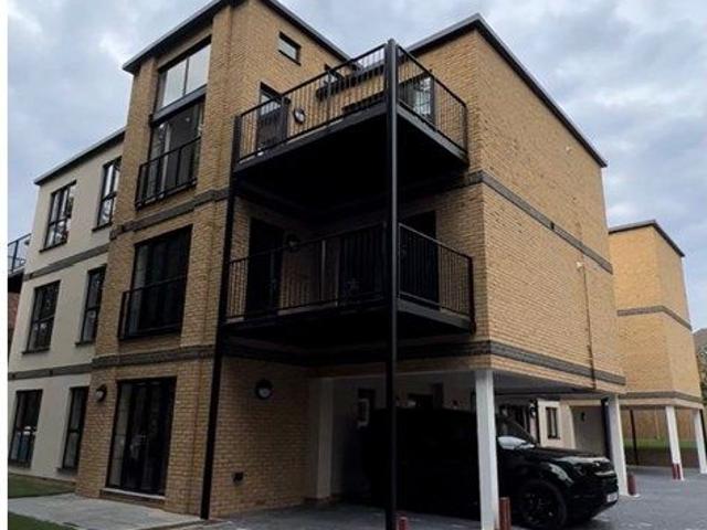 Langley Park Road, Sutton SM2, 3 bed flat to rent, £2,475 pcm | PrimeLocation