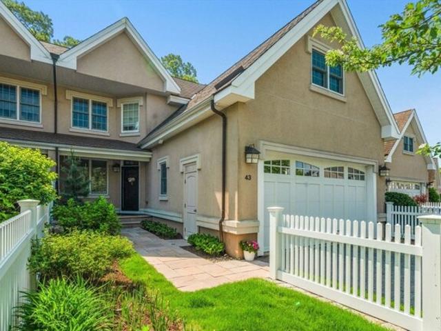 Langley Rd Unit,newton, Condo For Sale